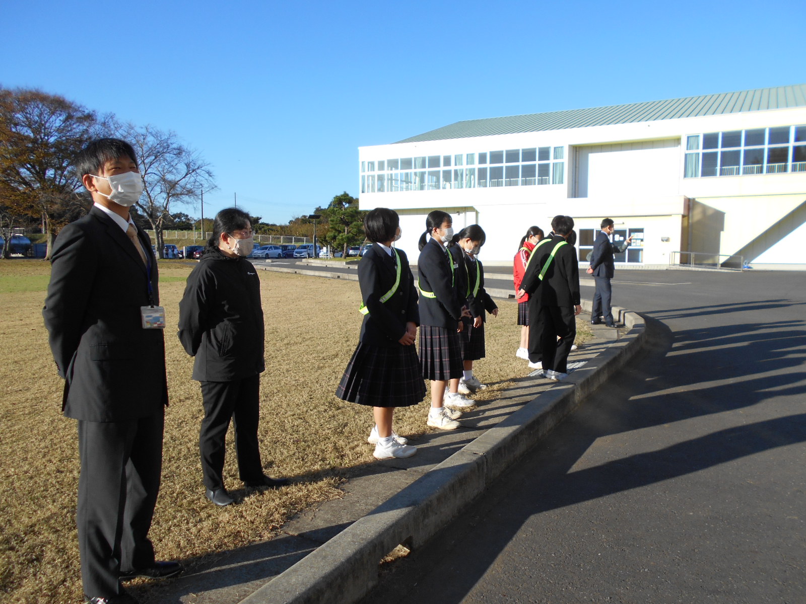 11/11 小中連携（あいさつ運動） « 行方市立麻生東小学校