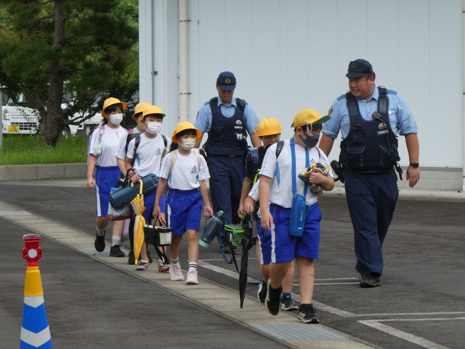 9/6 あいさつ運動を実施しました « 行方市立麻生東小学校